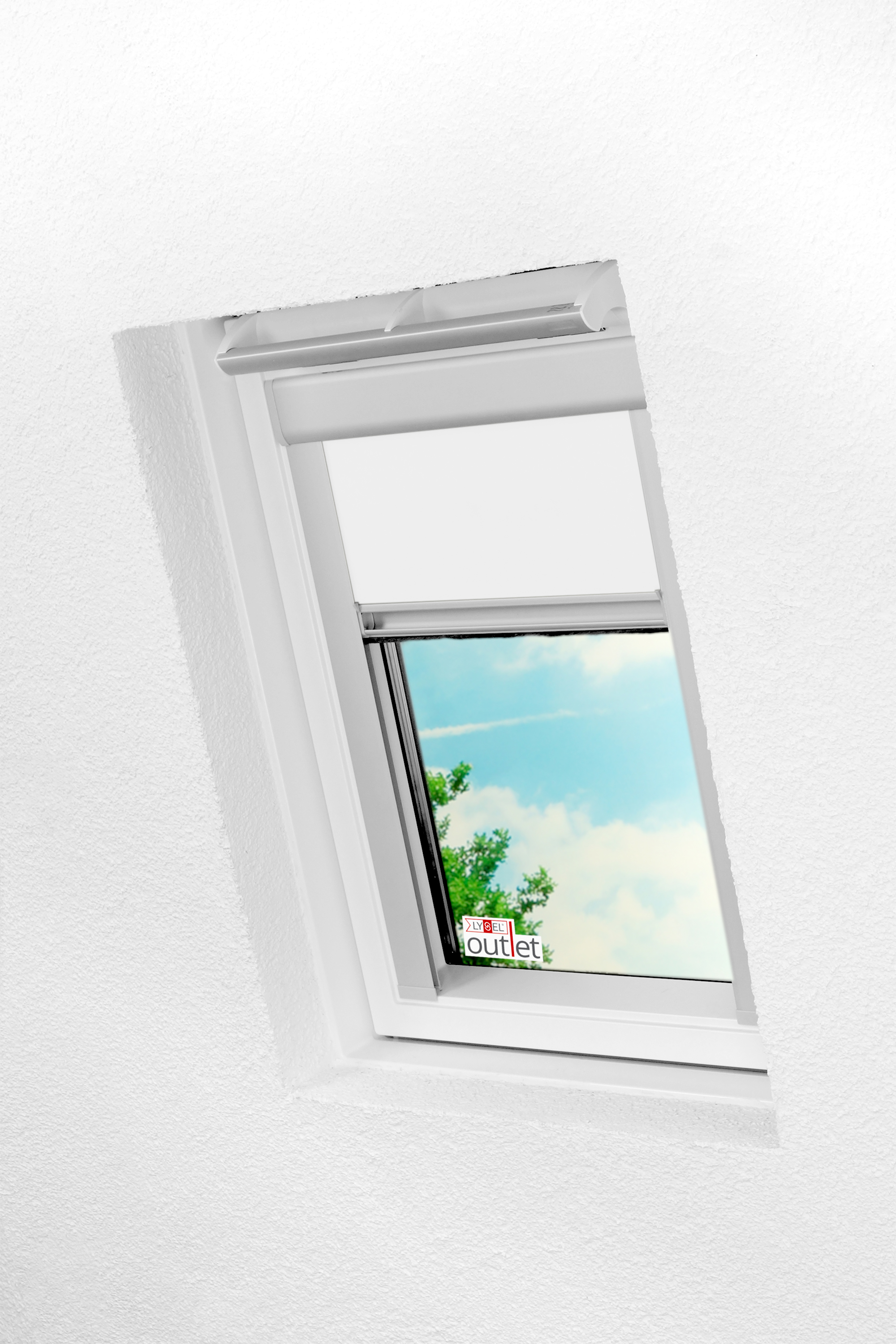 Elegantes Velux Rollo Dachfenster Bild  www inf inet com
